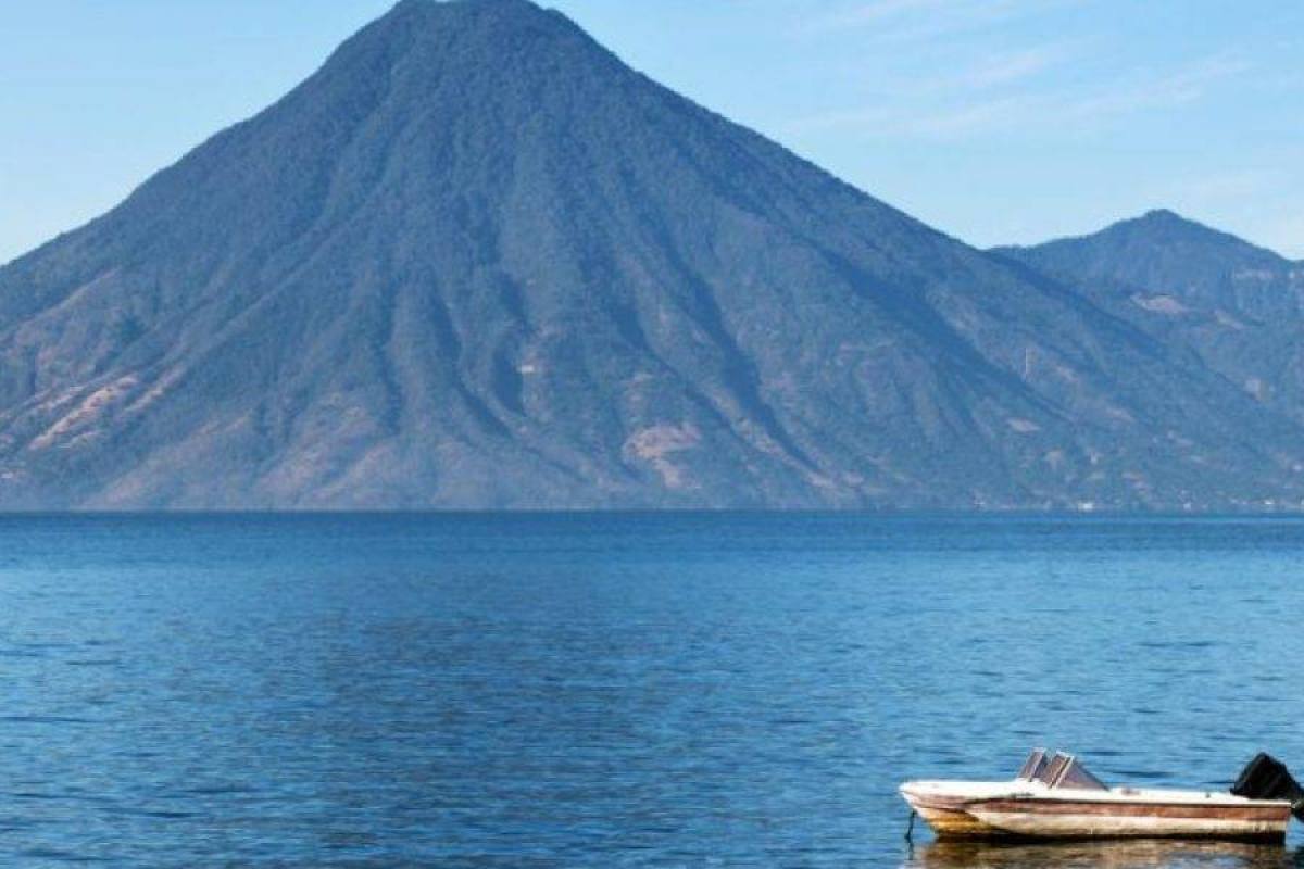 Presentan propuesta científica para sanear lago de Atitlán
