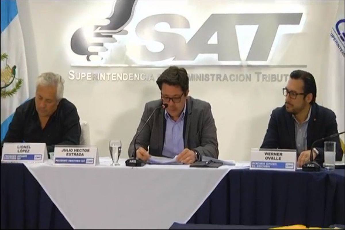 Quedan 14 en la lista como candidatos a jefe de la SAT, informa el ...