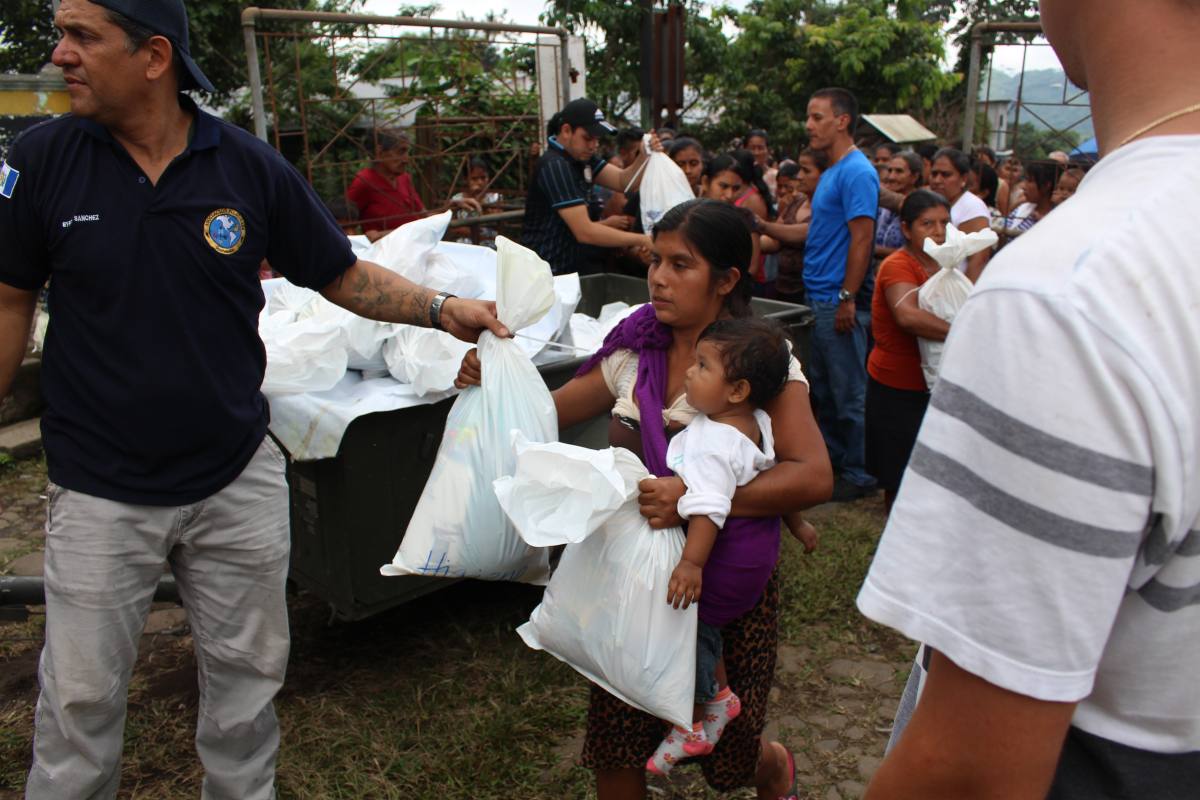 Pobladores de San Andrés Osuna recibieron ayuda de Corazones Solidarios