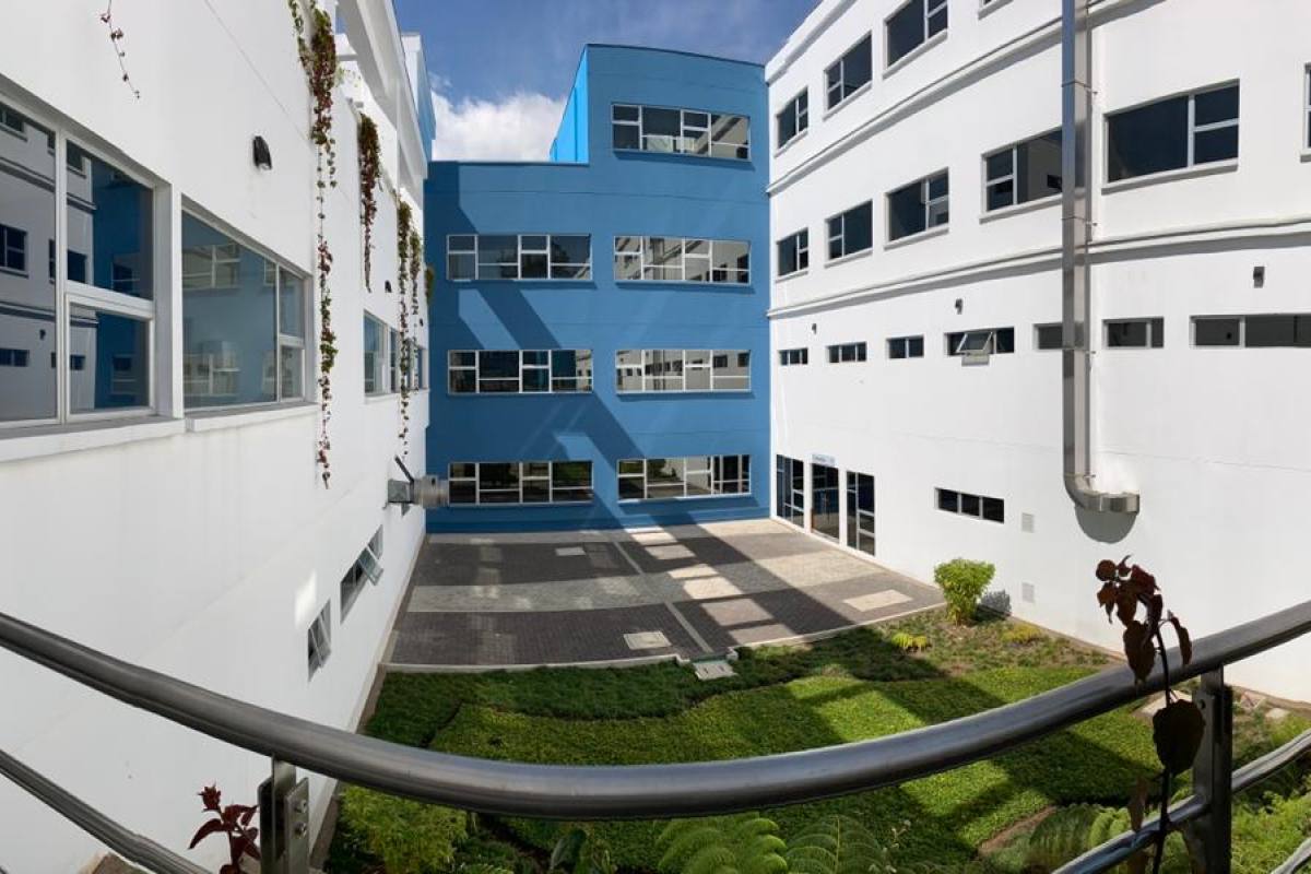 Hospital de Villa Nueva habilita más áreas para atender pacientes