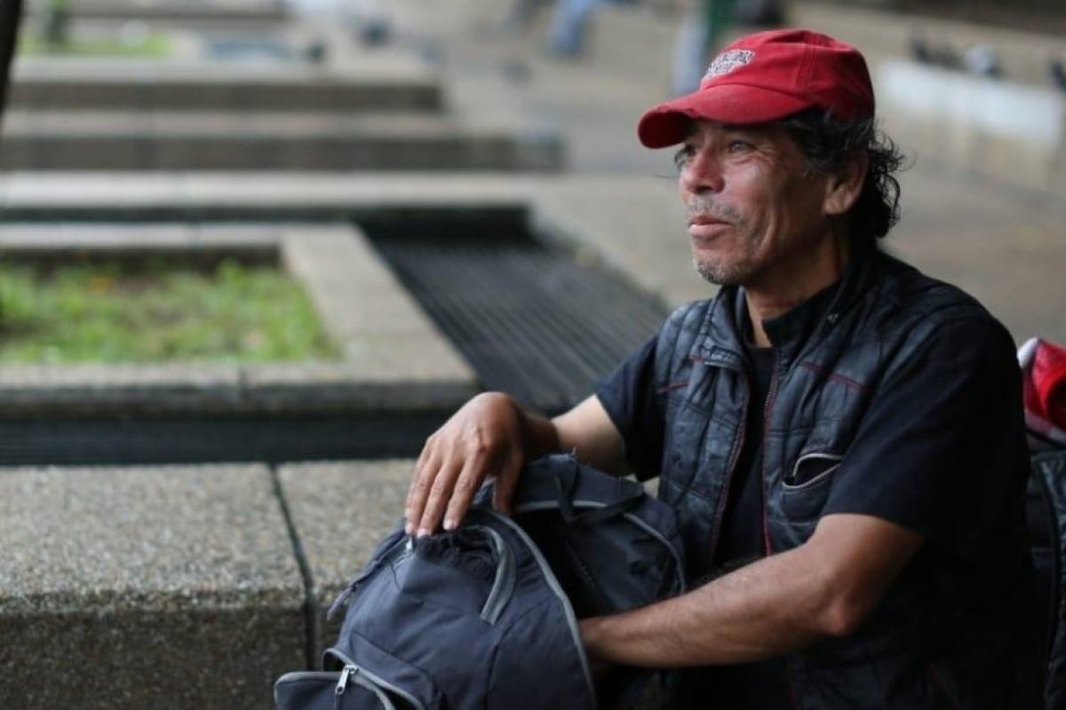 Mario Melgar, maestro que vivía en condiciones deplorables, brinda ...