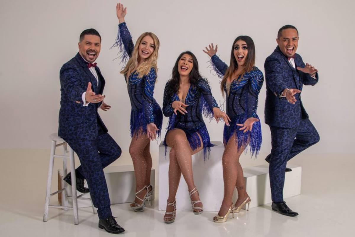 La Sonora Dinamita de Lucho Argaín presenta a su sensual nueva integrante