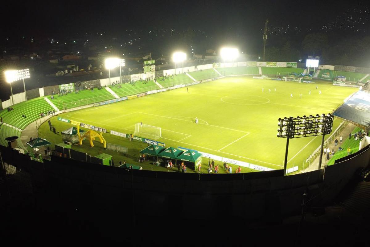 Comunicaciones será local en el estadio Pensativo