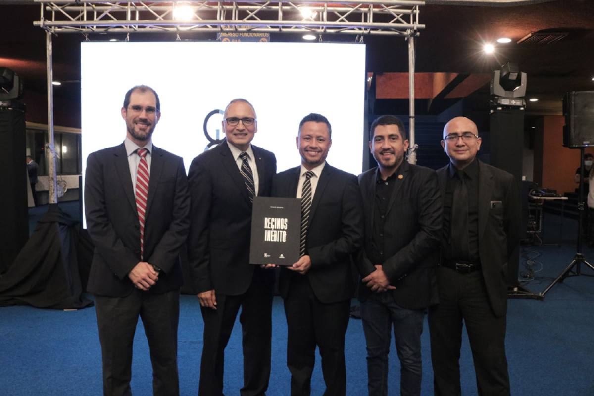 Presentan "Recinos Inédito", el compilado de escritos del maestro ...