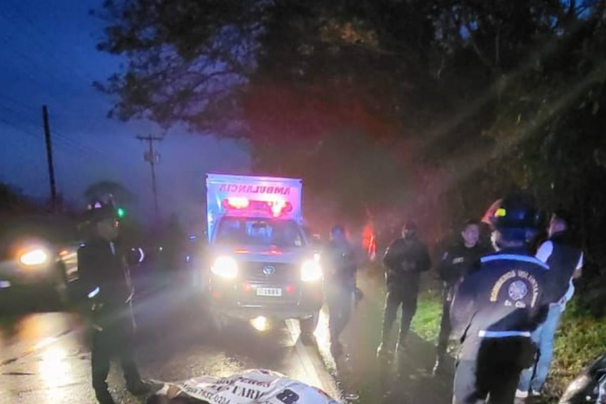 Familia Que Viajaba En Motocicleta Sufre Accidente En Sacatepéquez 5462