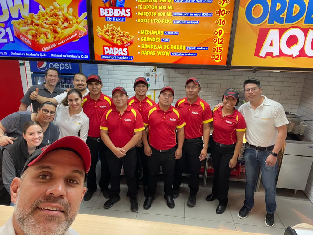 Quedely celebra su primer restaurante con menú en Qeqchi