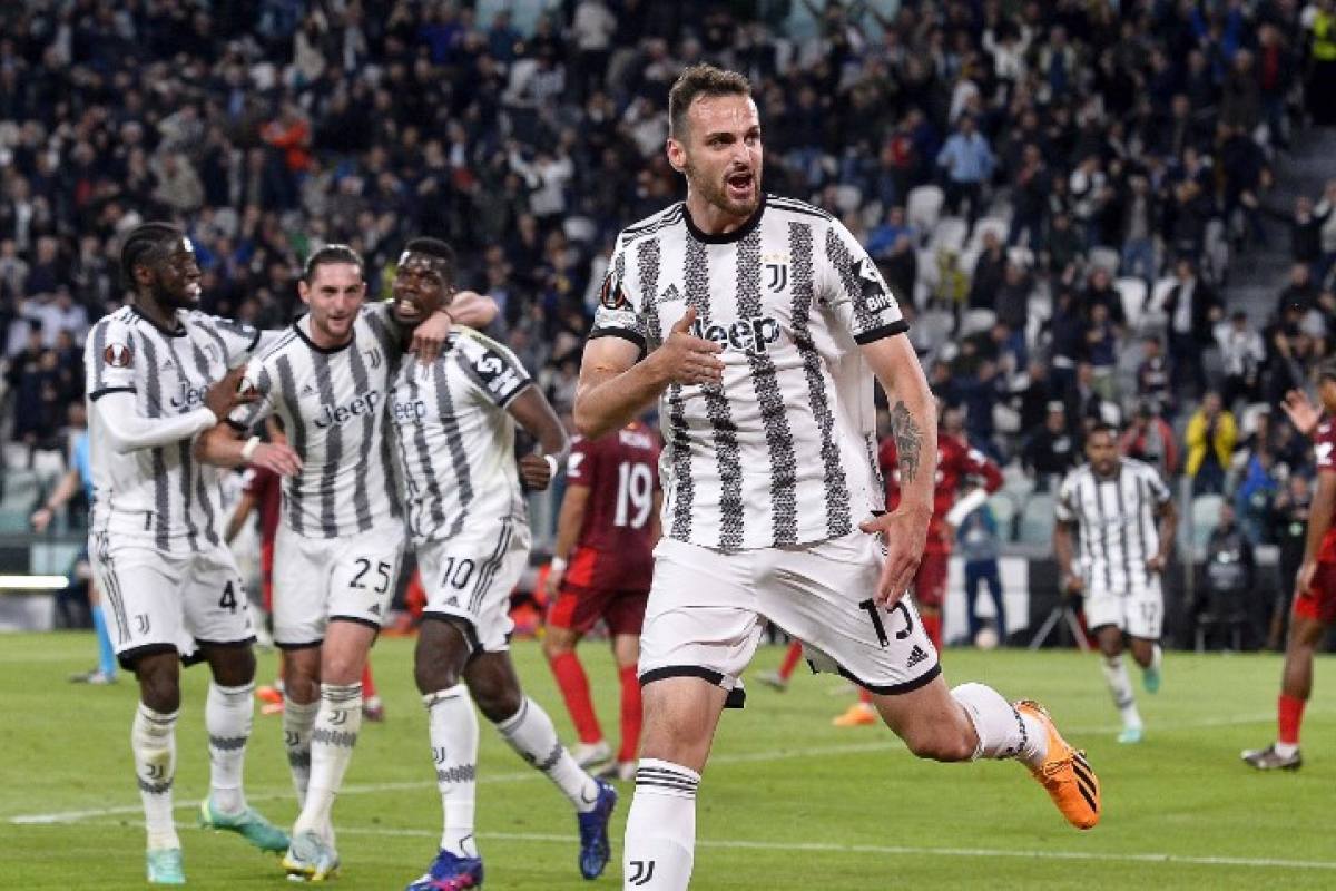 Elegantes Juventus Turin Sevilla Bilder