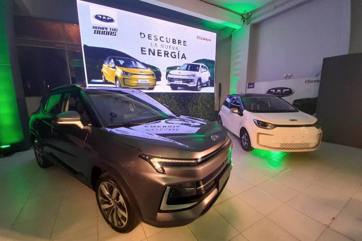 JAC Motors presenta vehículos eléctricos en Guatemala