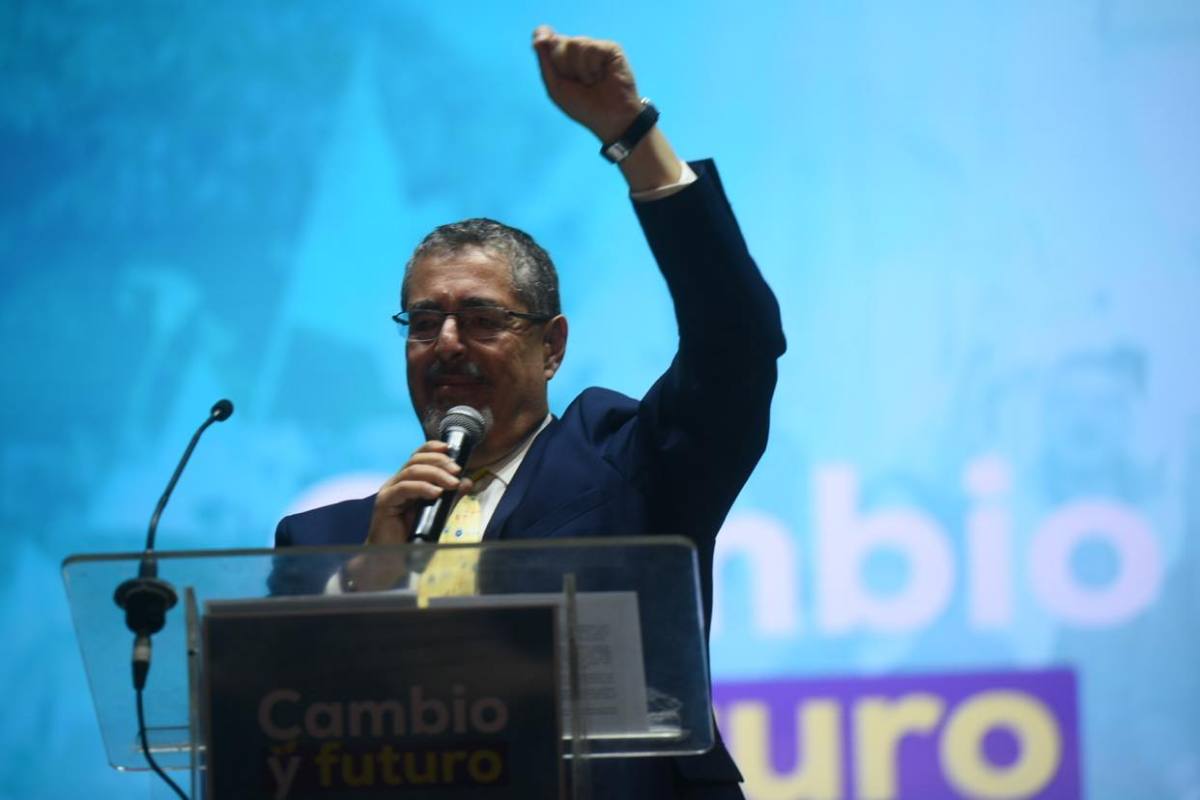 Cinco claves para entender la aplastante victoria de Arévalo en Guatemala