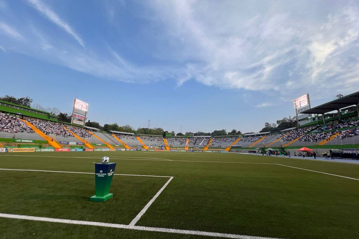 Así luce el renovado césped del estadio Cementos Progreso