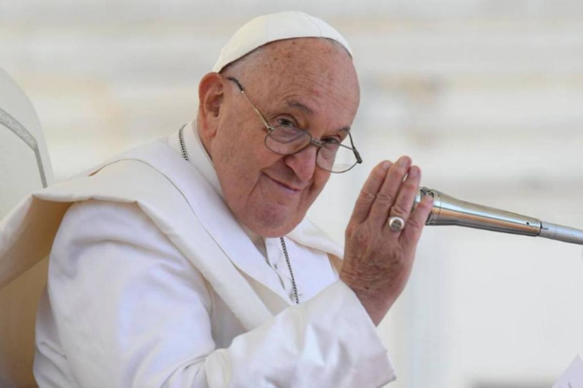 Papa Francisco hospitalizado: Vaticano dice que cuadro clínico "es complejo"