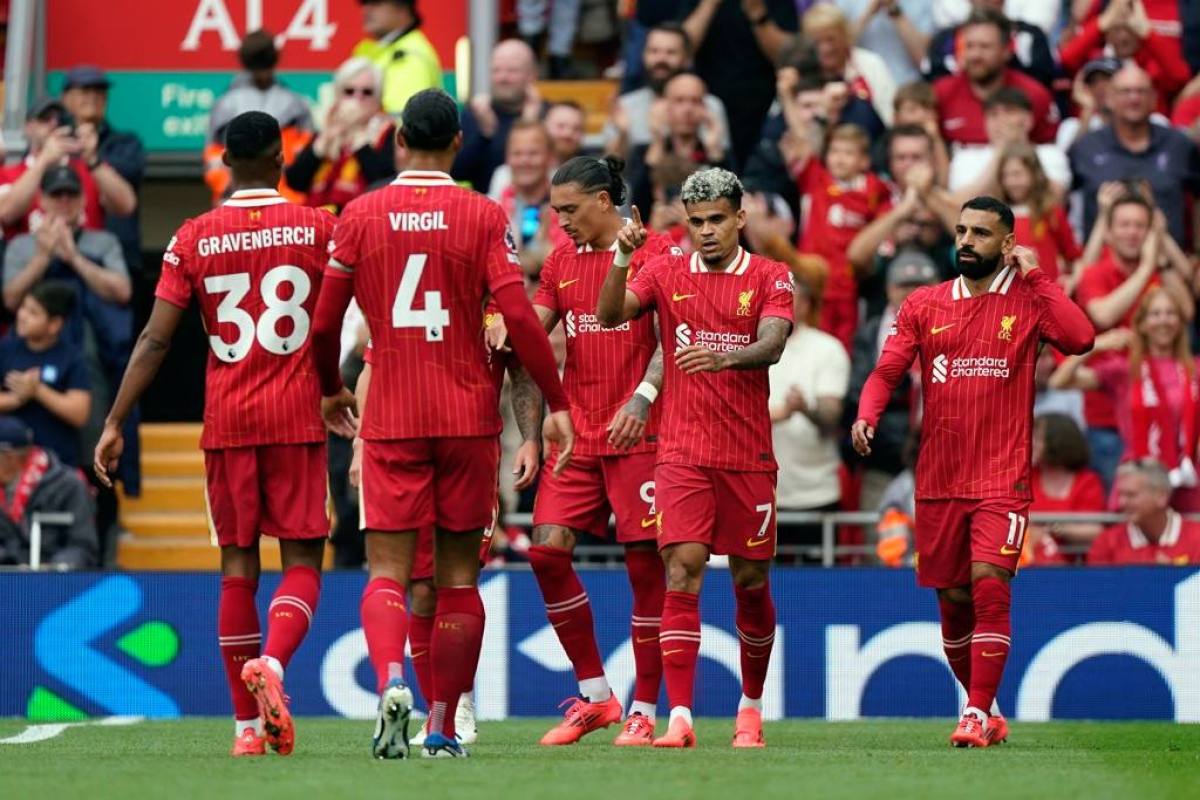 Liverpool golea al Bournemouth con sabor sudamericano