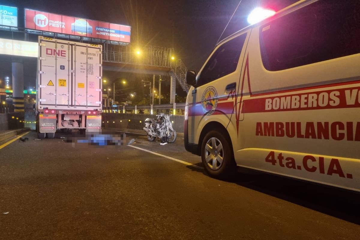 Motorista muere tras accidente en zona 18