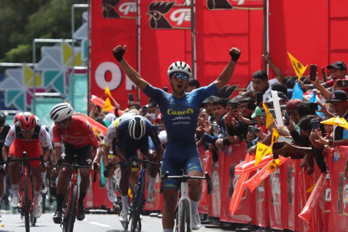 Sebastián Brenes gana la octava etapa de la Vuelta a Guatemala