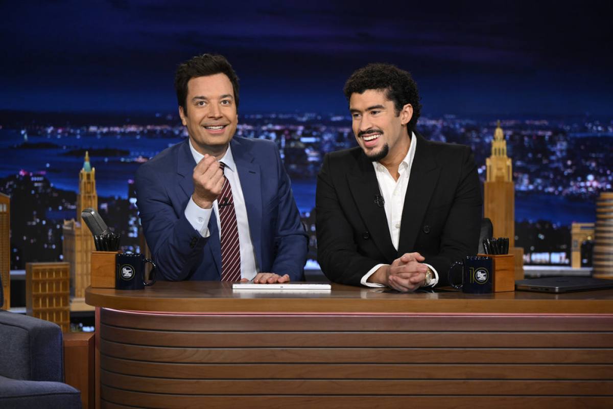 Bad Bunny y Jimmy Fallon cantan en metro de Nueva York