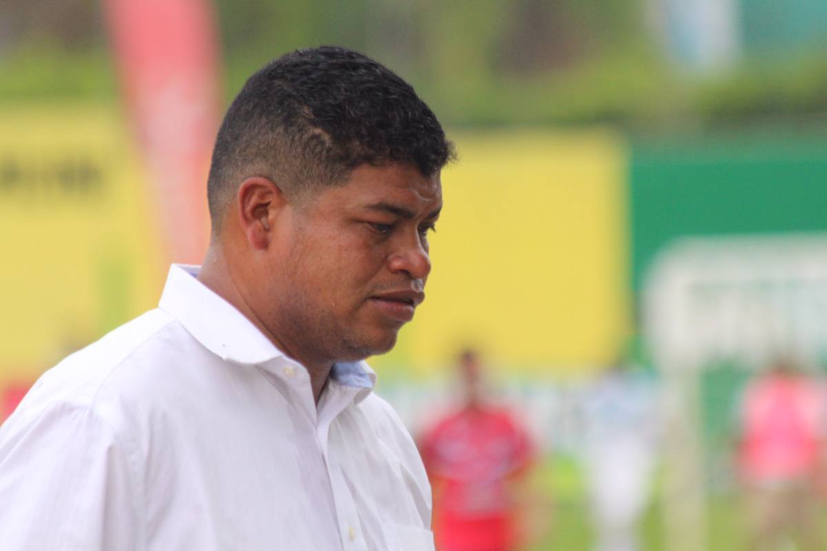 Deportivo Achuapa destituye a Ronald Gómez