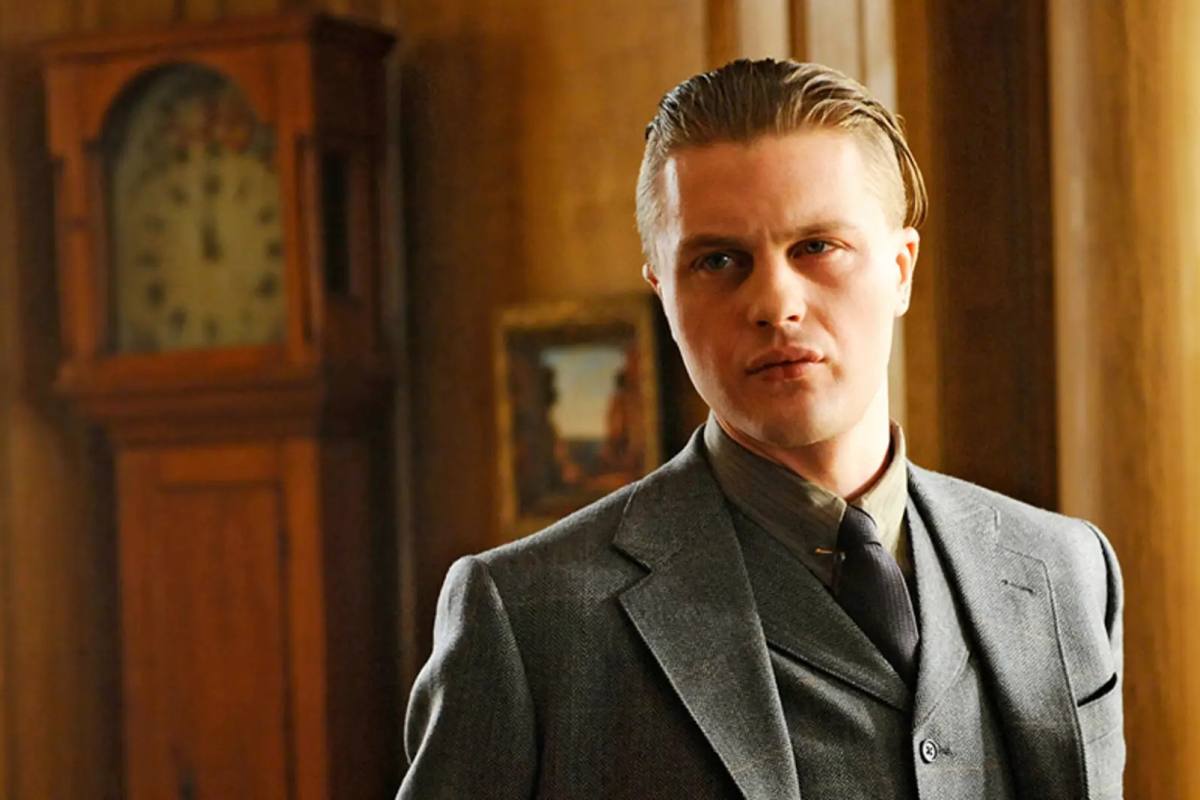 Michael Pitt detenido por abuso sexual y agresión