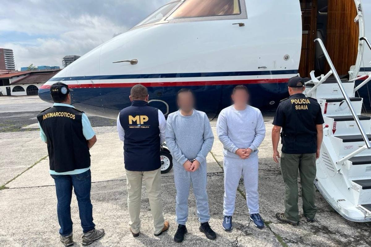 Guatemala extradita a dos narcotraficantes a EE. UU.