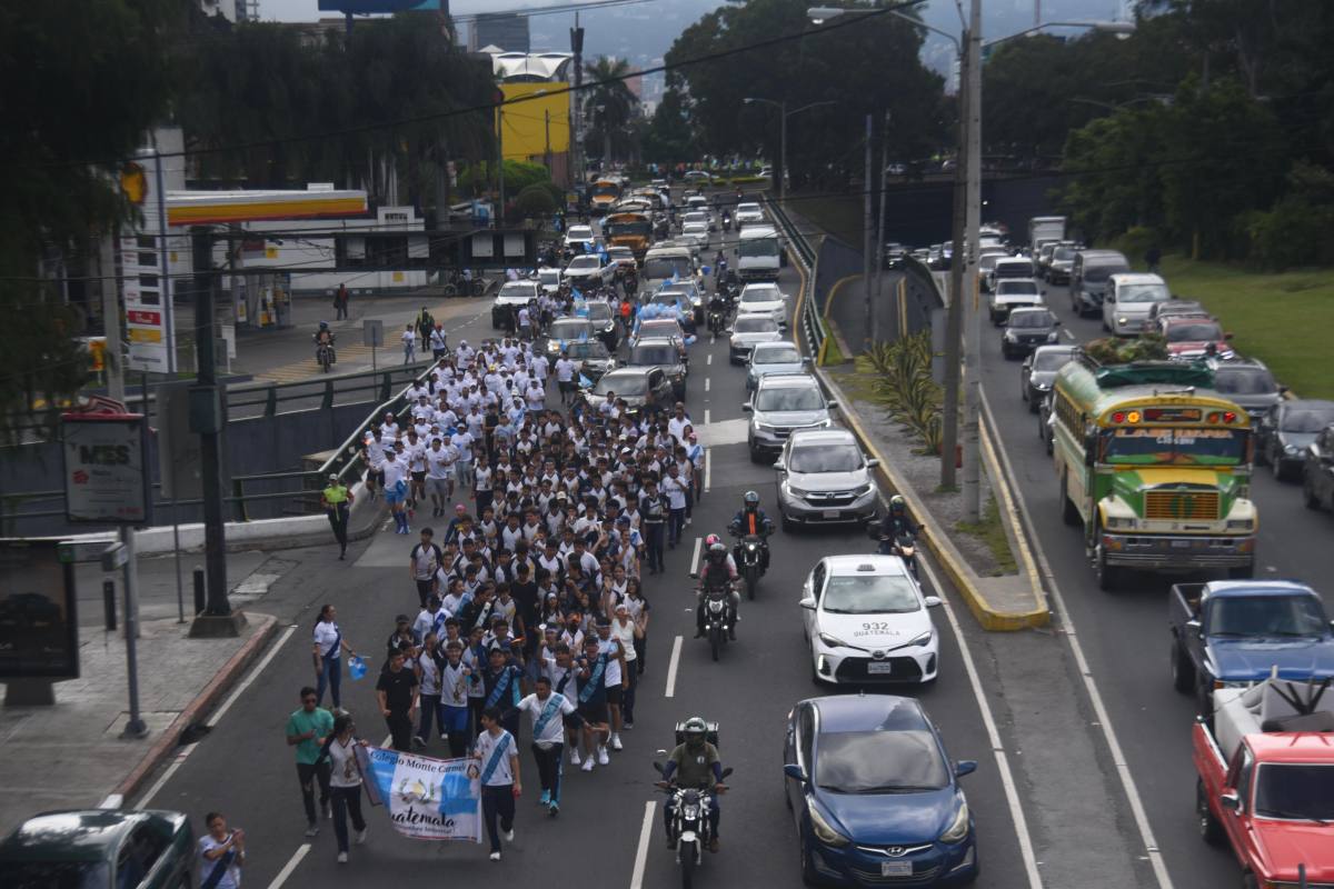 Recorridos de antorchas continúan este sábado en el país